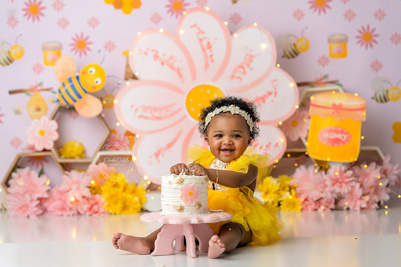 Honey Bee Photo Backdrop for Spring or Summer Cake Smash Photoshoot