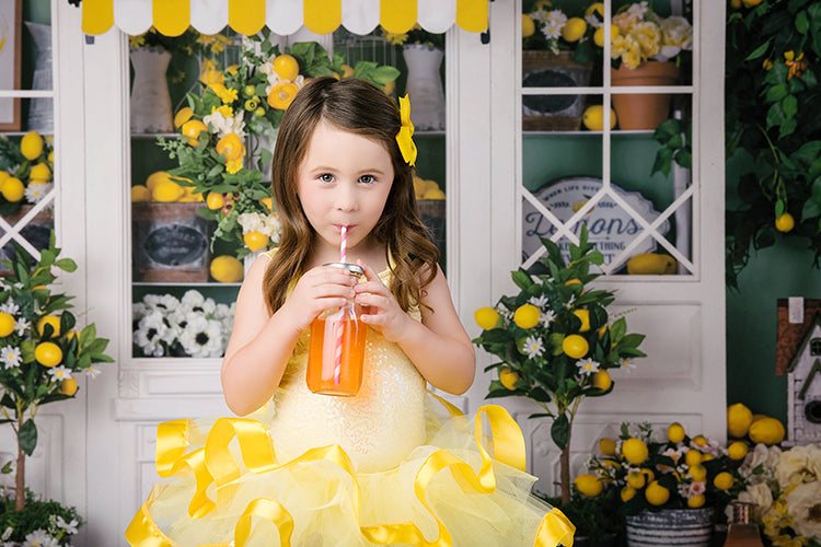 Lemon Backdrop for Summer Portraits. Lemon Themed Photo Background.
